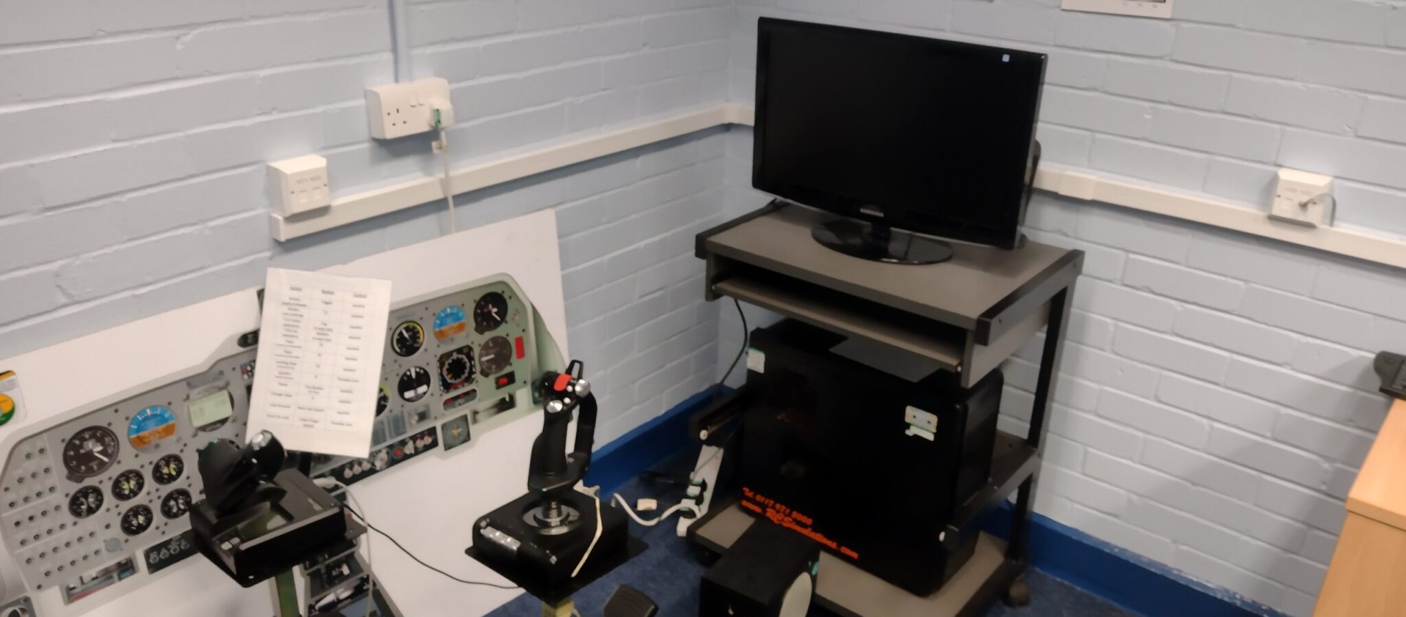 Motion Base Flight Simulator - Cambridge Gliding Centre