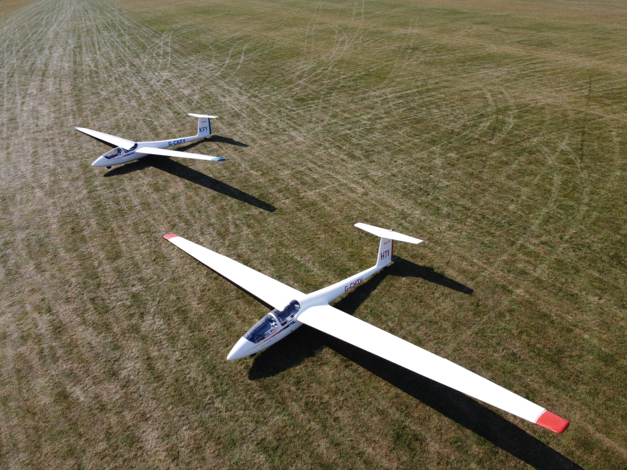 Our Fleet - Cambridge Gliding Centre